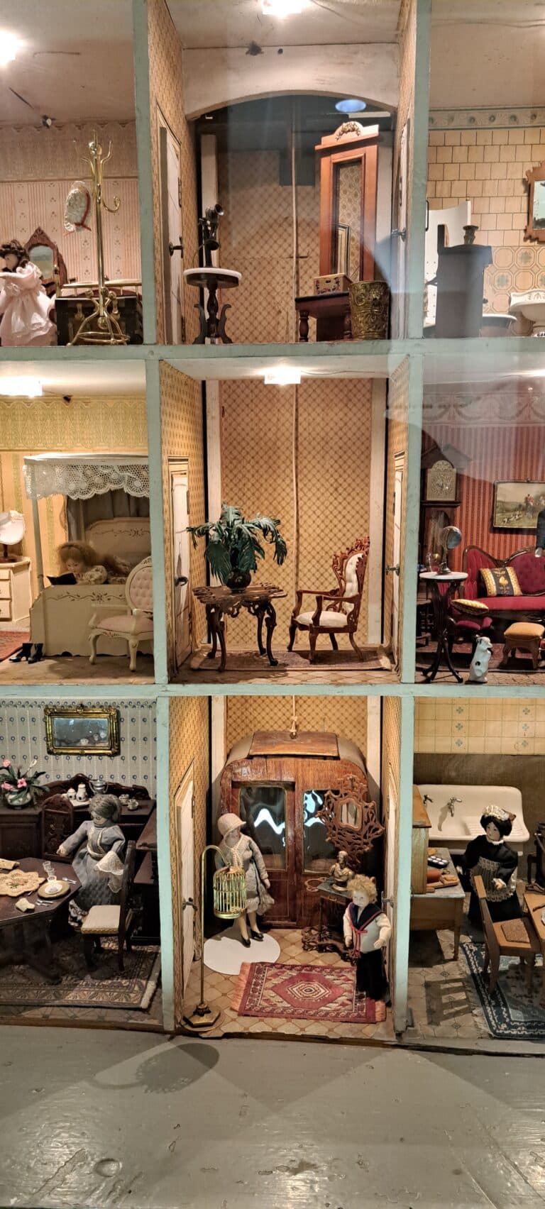 What Goes Up: Playing with Elevators - The Strong National Museum of Play